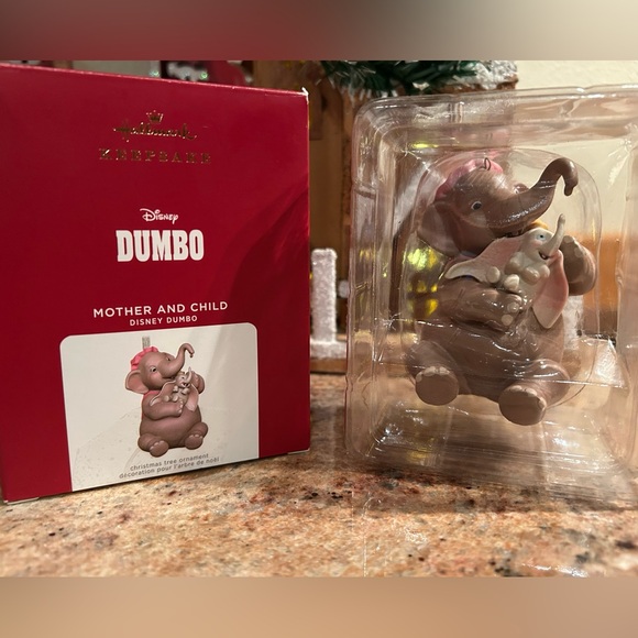 Disney | Holiday | Disney Dumbo Mother And Child 22 Porcelain Hallmark ...